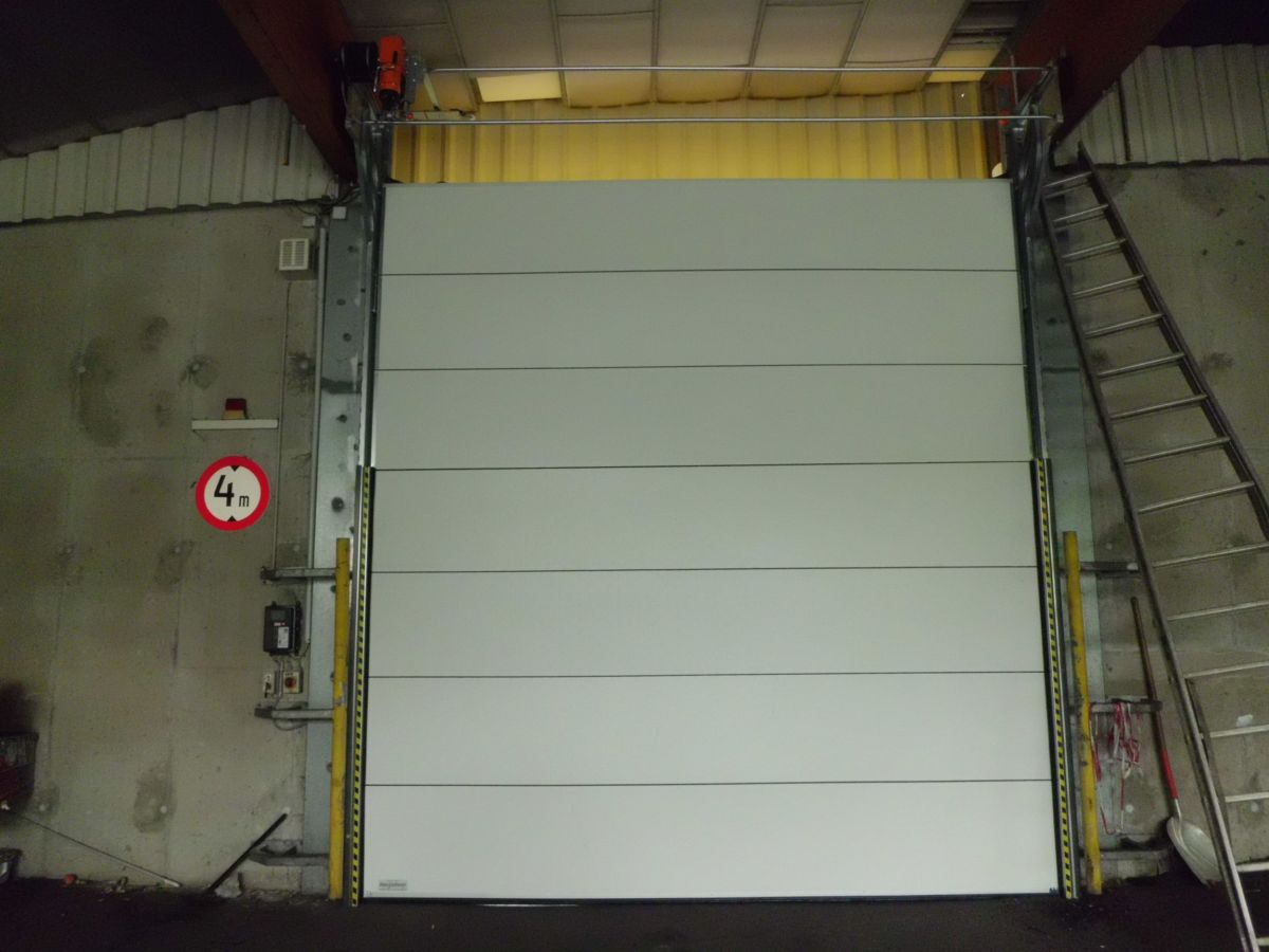 OVERHEAD FOLDING DOOR | Weglehner loading technology OVERHEAD FOLDING DOOR | Weglehner loading technology