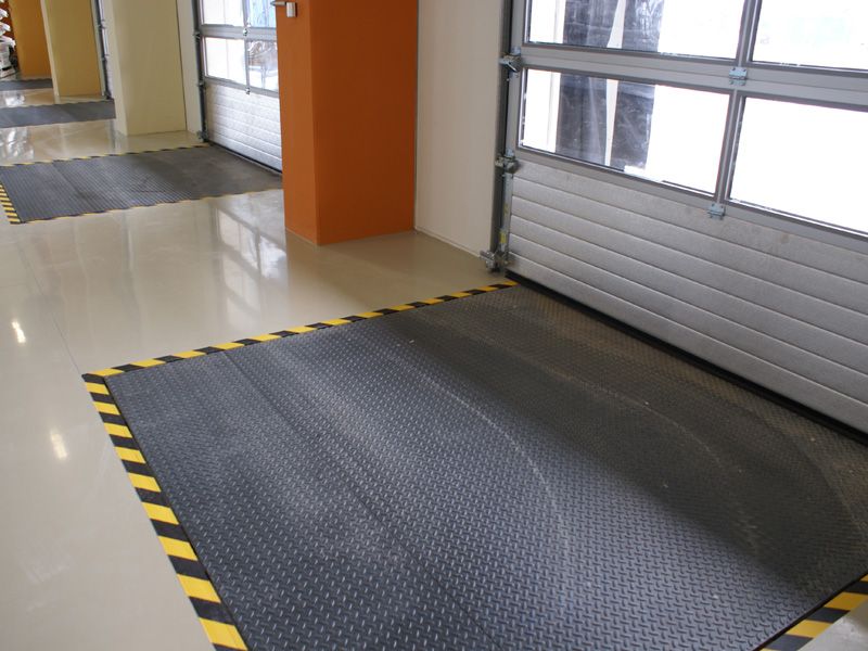 HYDRAULIC LOADING RAMPS | Weglehner loading technology HYDRAULIC LOADING RAMPS | Weglehner loading technology